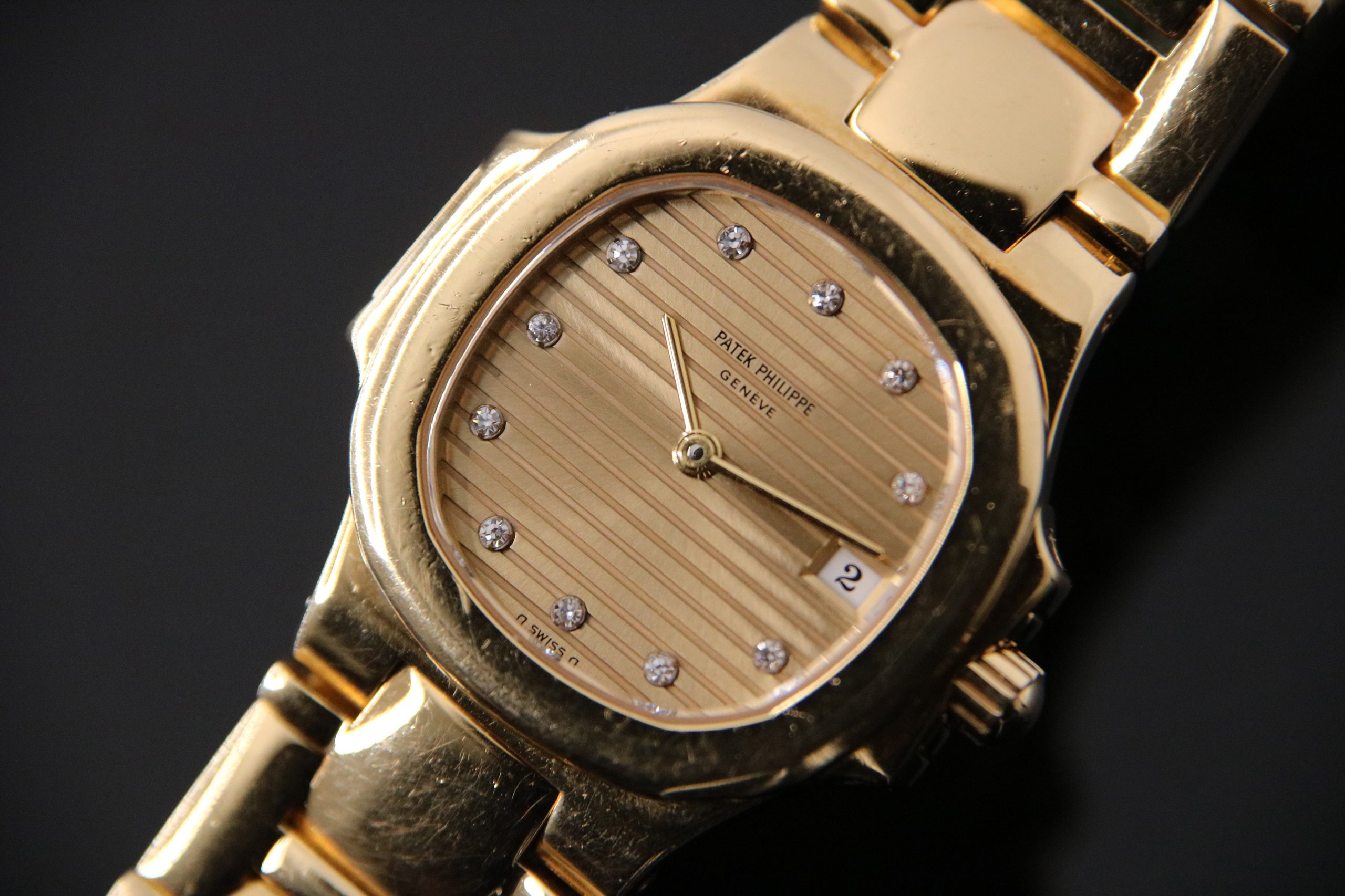 Patek Philippe Nautilus Ref. 4700/51 - Rolex Passion Market