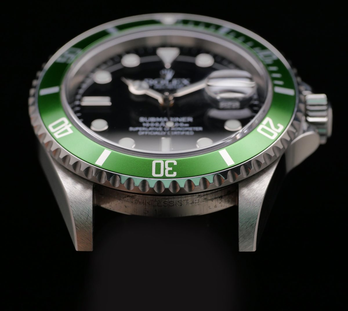 ROLEX SUBMARINER DATE GREEN 16610 LV FLAT FOUR - Rolex Passion Market