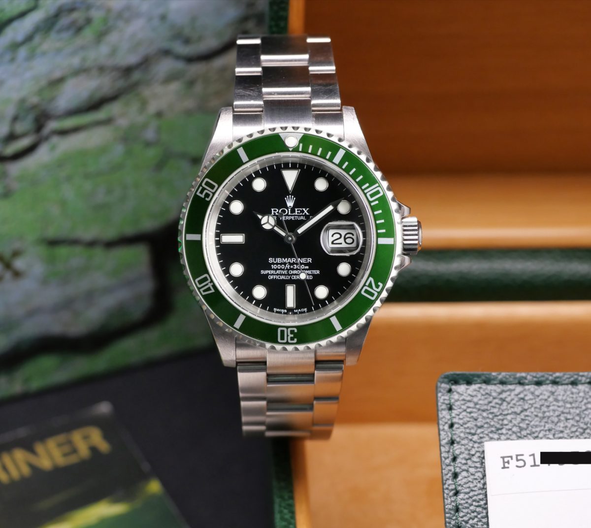 ROLEX SUBMARINER DATE GREEN 16610 LV FLAT FOUR - Rolex Passion Market
