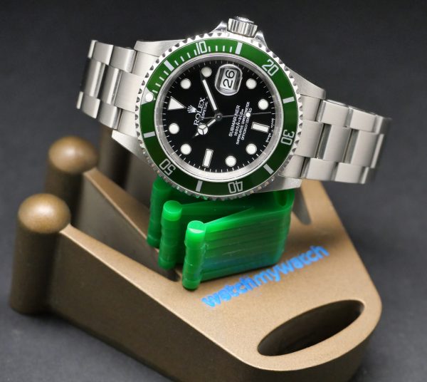 ROLEX SUBMARINER DATE GREEN 16610 LV FLAT FOUR - Rolex Passion Market