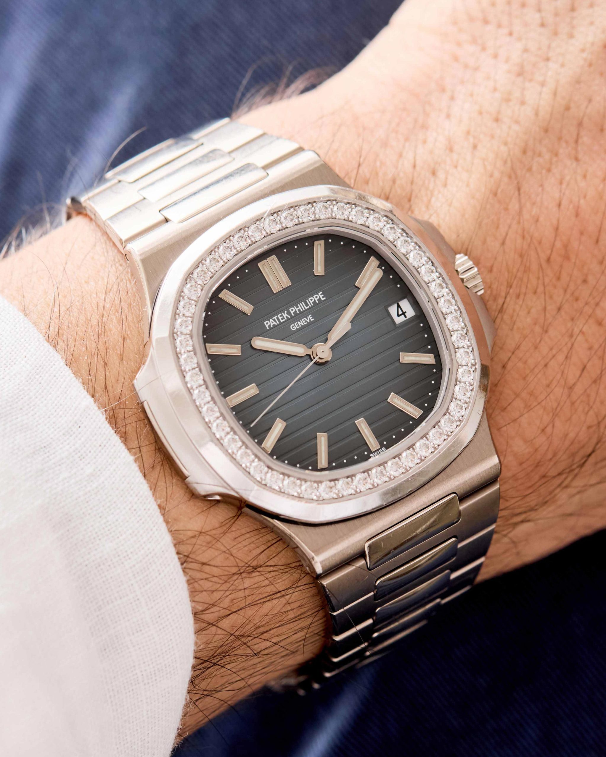 Patek Philippe Nautilus 5713/1 - Rolex Passion Market