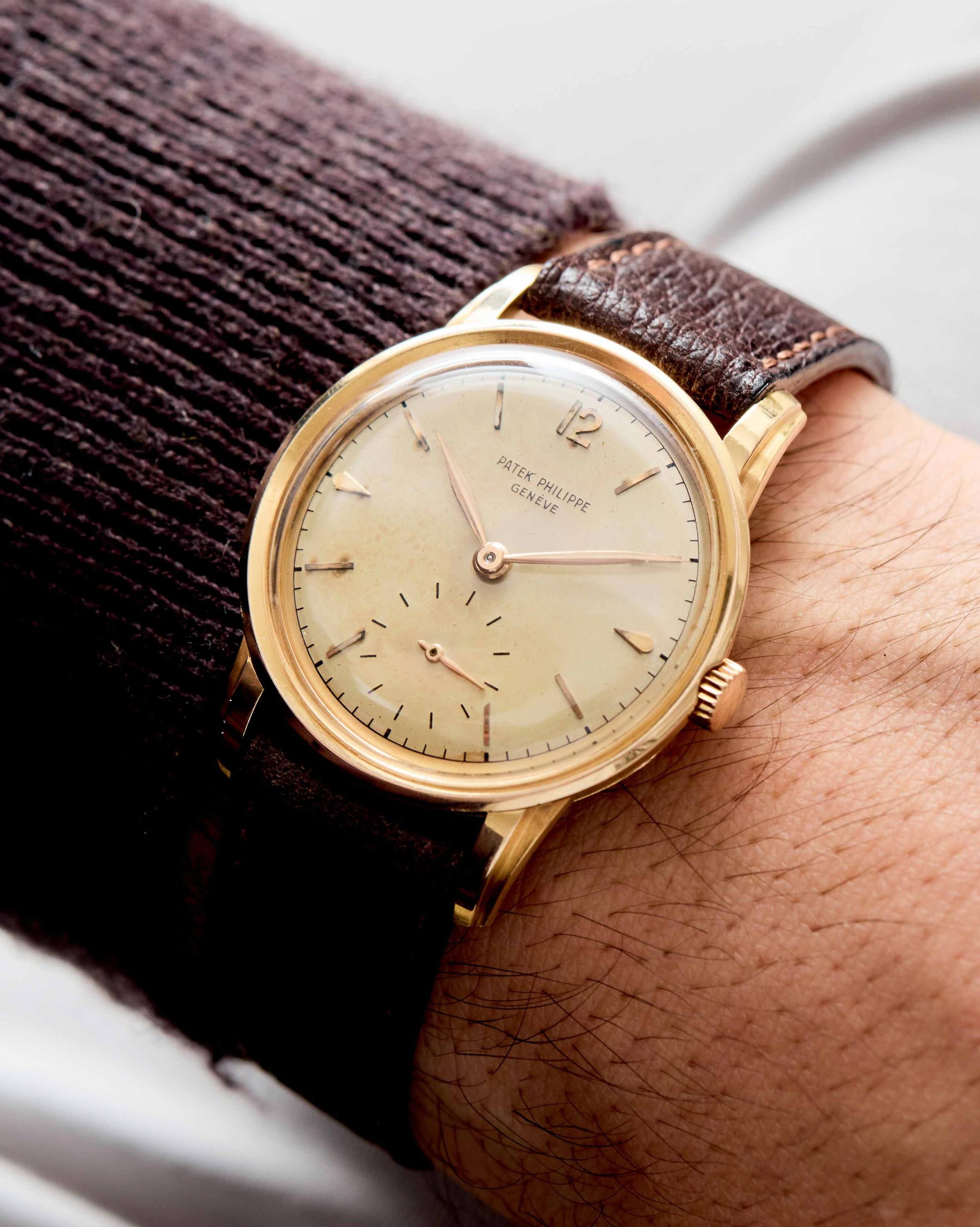Patek Philippe Calatrava 2452 - Rolex Passion Market